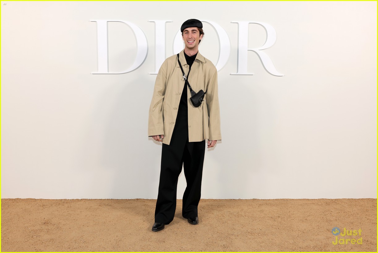 Thomas Doherty, Robert Pattinson, Suki Waterhouse & More Attend Dior ...