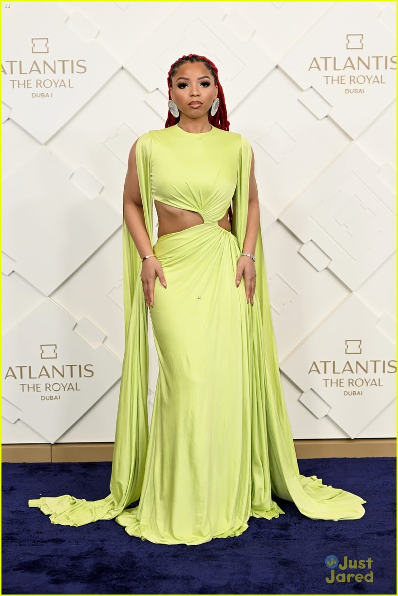 Chloe & Halle Bailey Watch Mentor Beyoncé Perform in Dubai at Atlantis ...