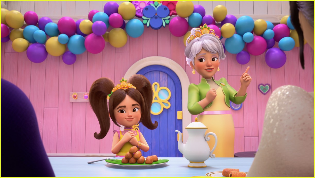 Full Sized Photo of trinity bliss dana heath more star in netflix ...