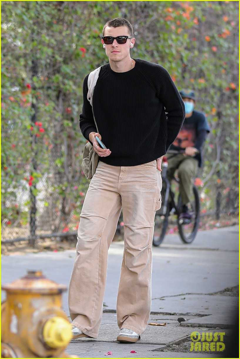 Shawn Mendes Shows Off His Freshly Buzzed Head During Grocery Run ...