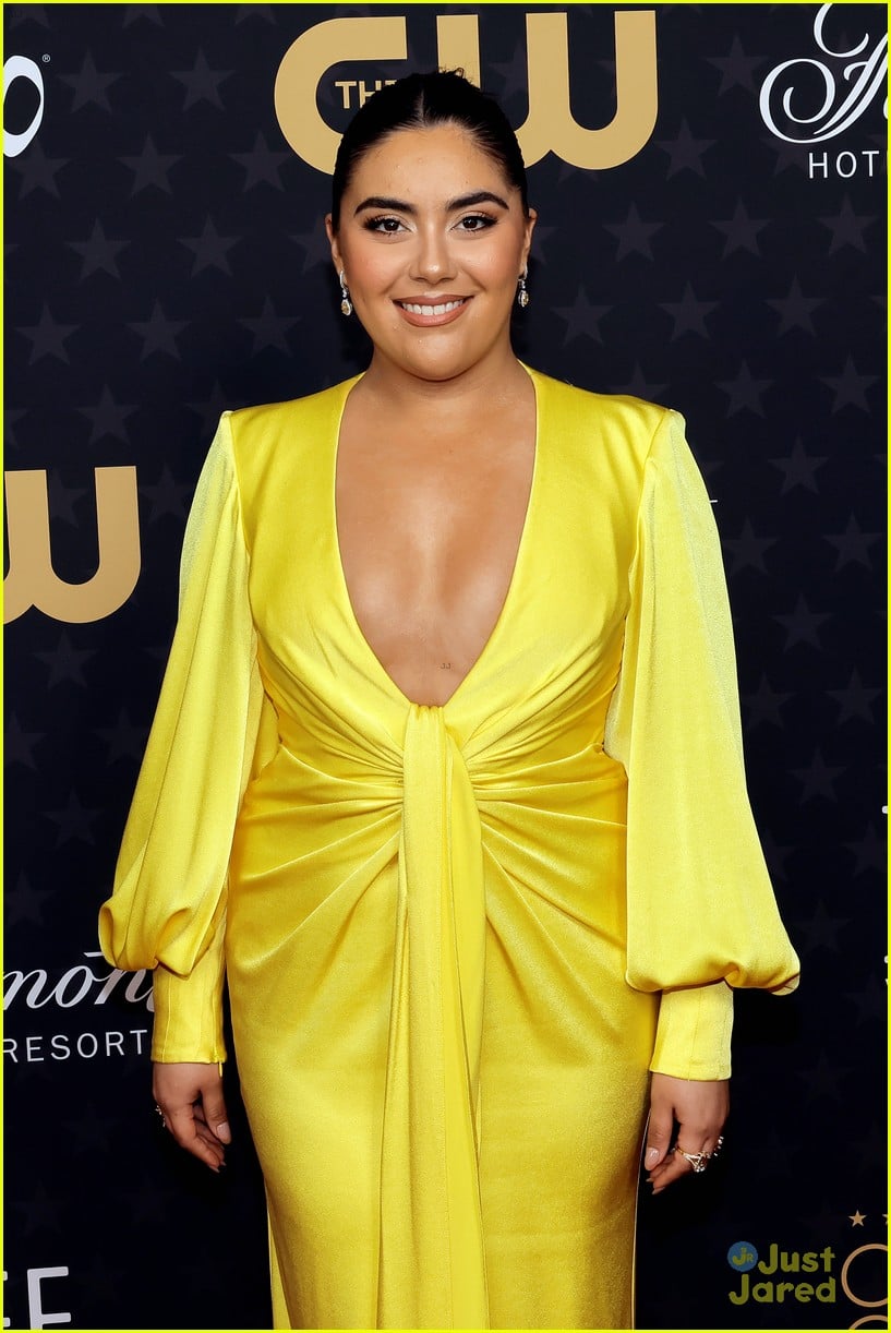 CW Stars Tyler Hoechlin, Bitsie Tulloch & More Attend Critics Choice ...