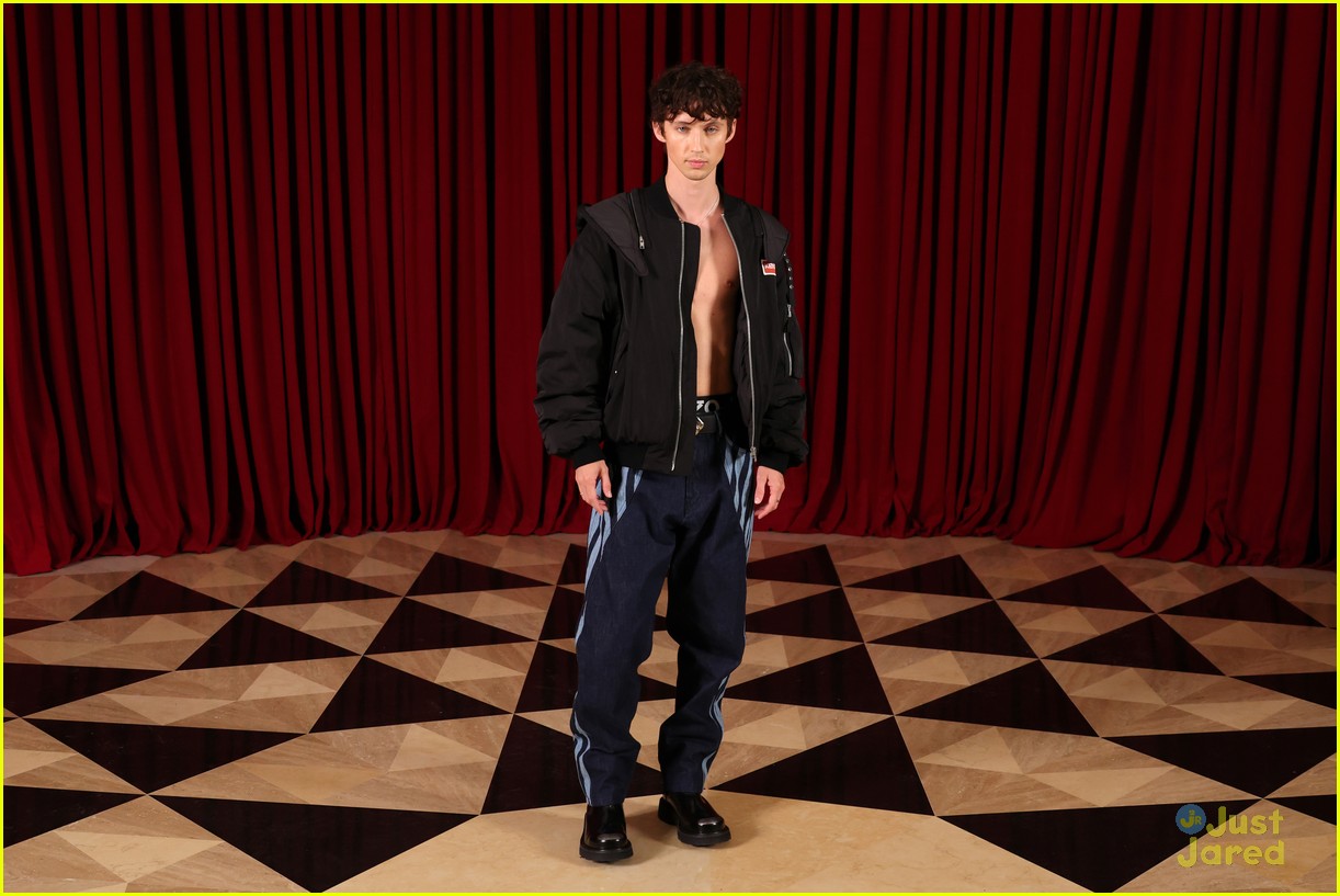 William Gao, Luna Blaise & More Step Out for Kenzo Fashion Show in ...