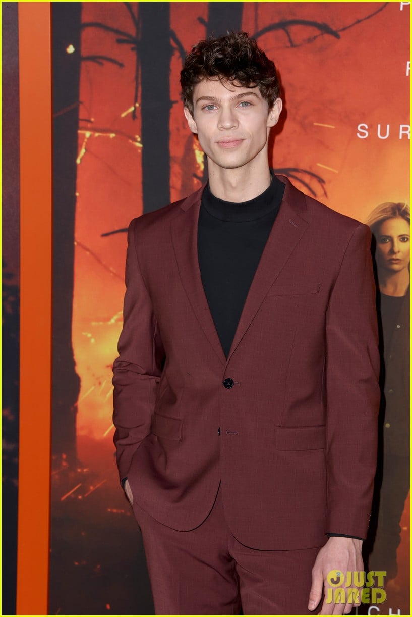Full Sized Photo Of Wolf Pack Series Premiere La 28 Wolf Pack Cast