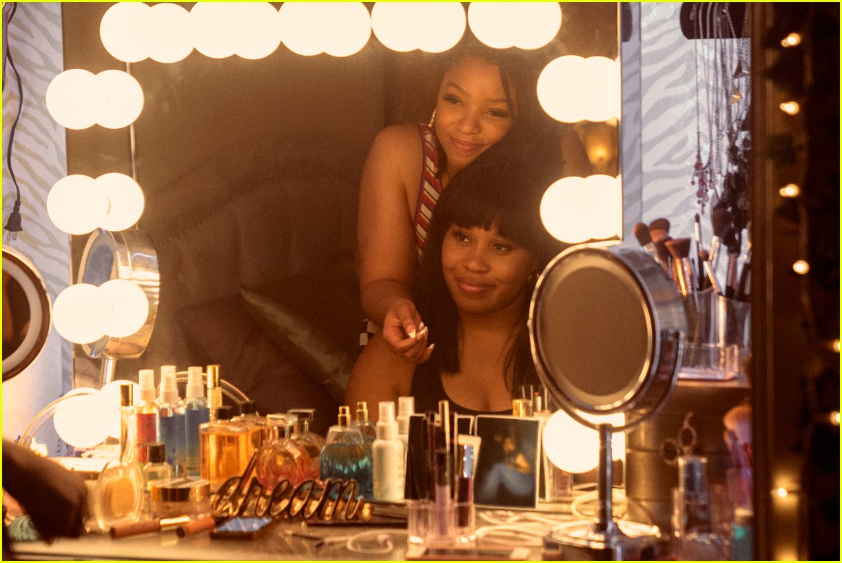Chloe Bailey & Dominique Fishback Star In First Look at New Series ...