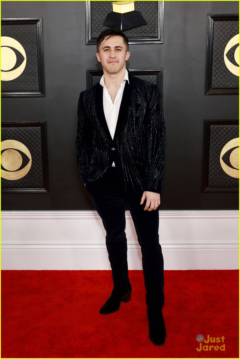 Chris Olsen, Dylan Mulvaney & More Social Stars Attend Grammys 2023 ...