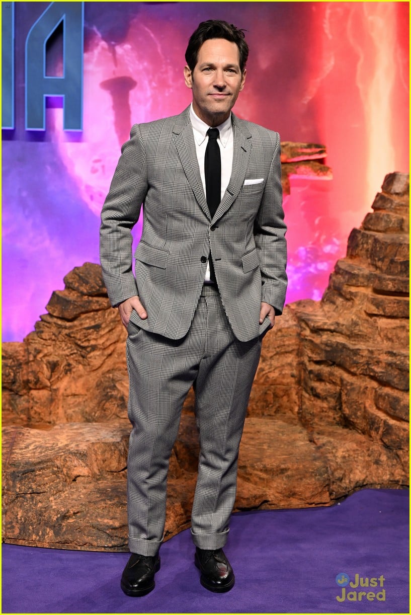 Kathryn Newton Shares Sweet Hug with Jonathan Majors at 'Ant-Man & The Wasp: Quantumania' UK ...