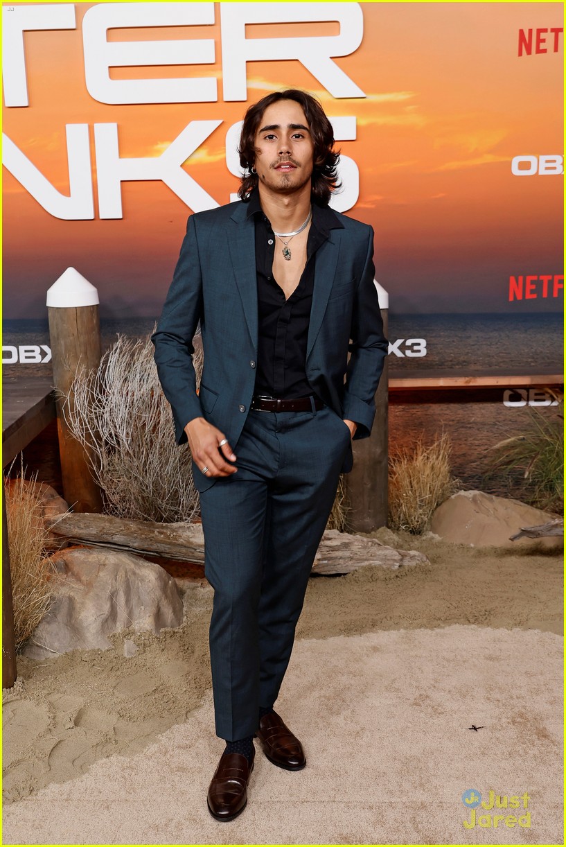 Lana Condor, Hunter Doohan & More Netflix Stars Hit Up 'Outer Banks ...