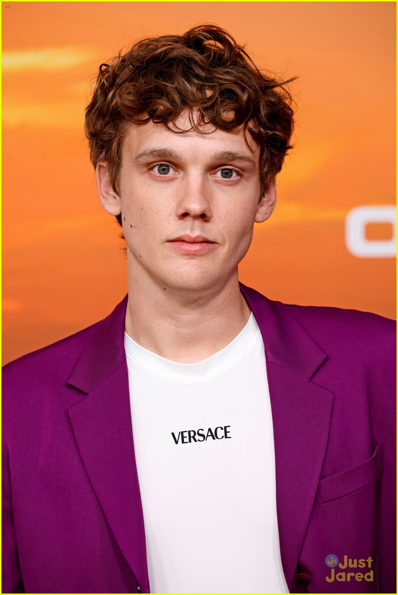 Lana Condor, Hunter Doohan & More Netflix Stars Hit Up 'Outer Banks ...