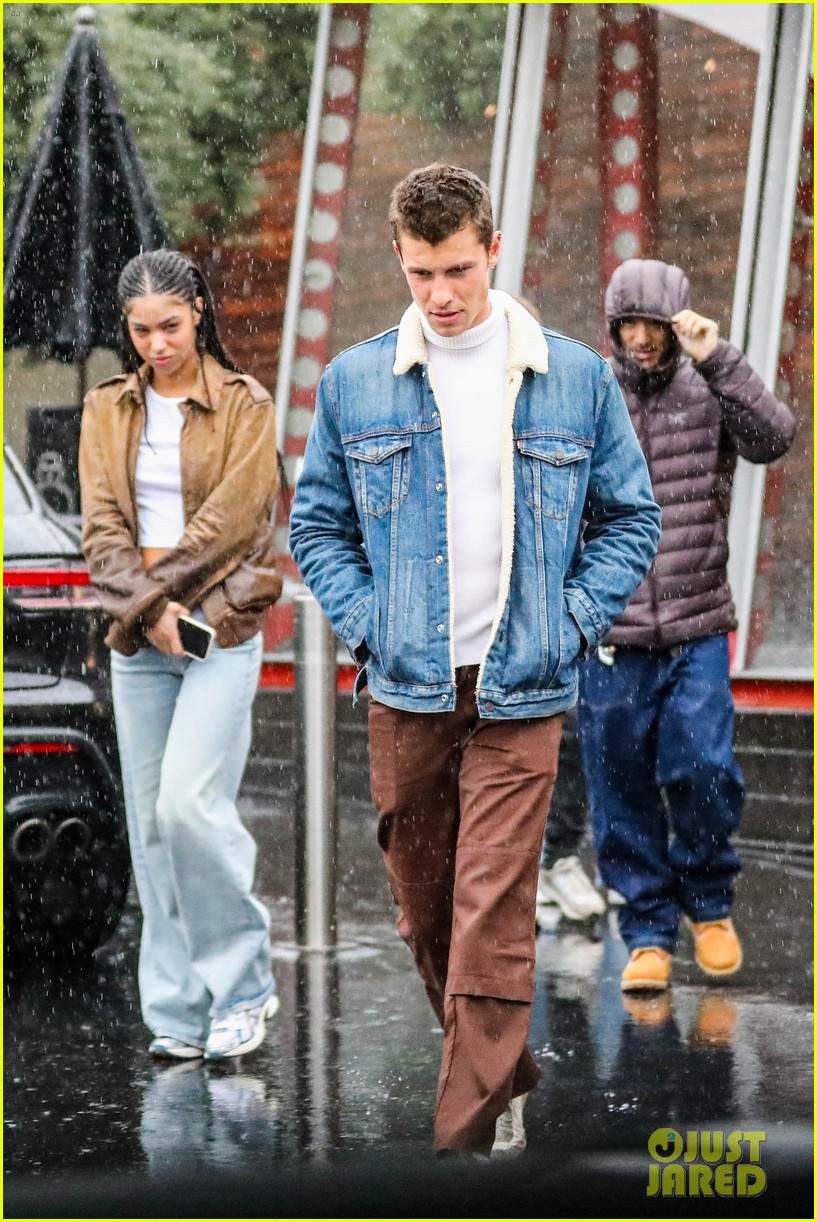 Shawn Mendes Braves Wet Weather for Fun Shopping Trip with Friends ...