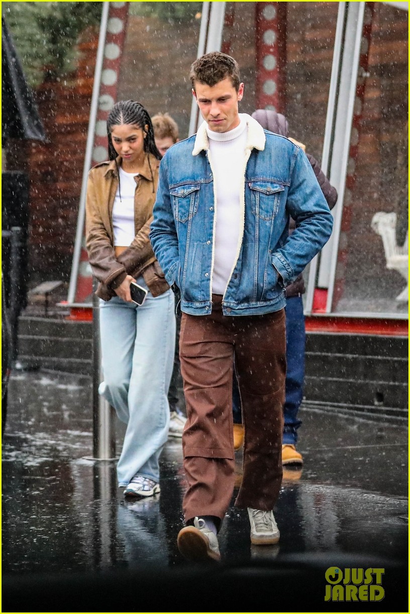 Shawn Mendes Braves Wet Weather for Fun Shopping Trip with Friends ...