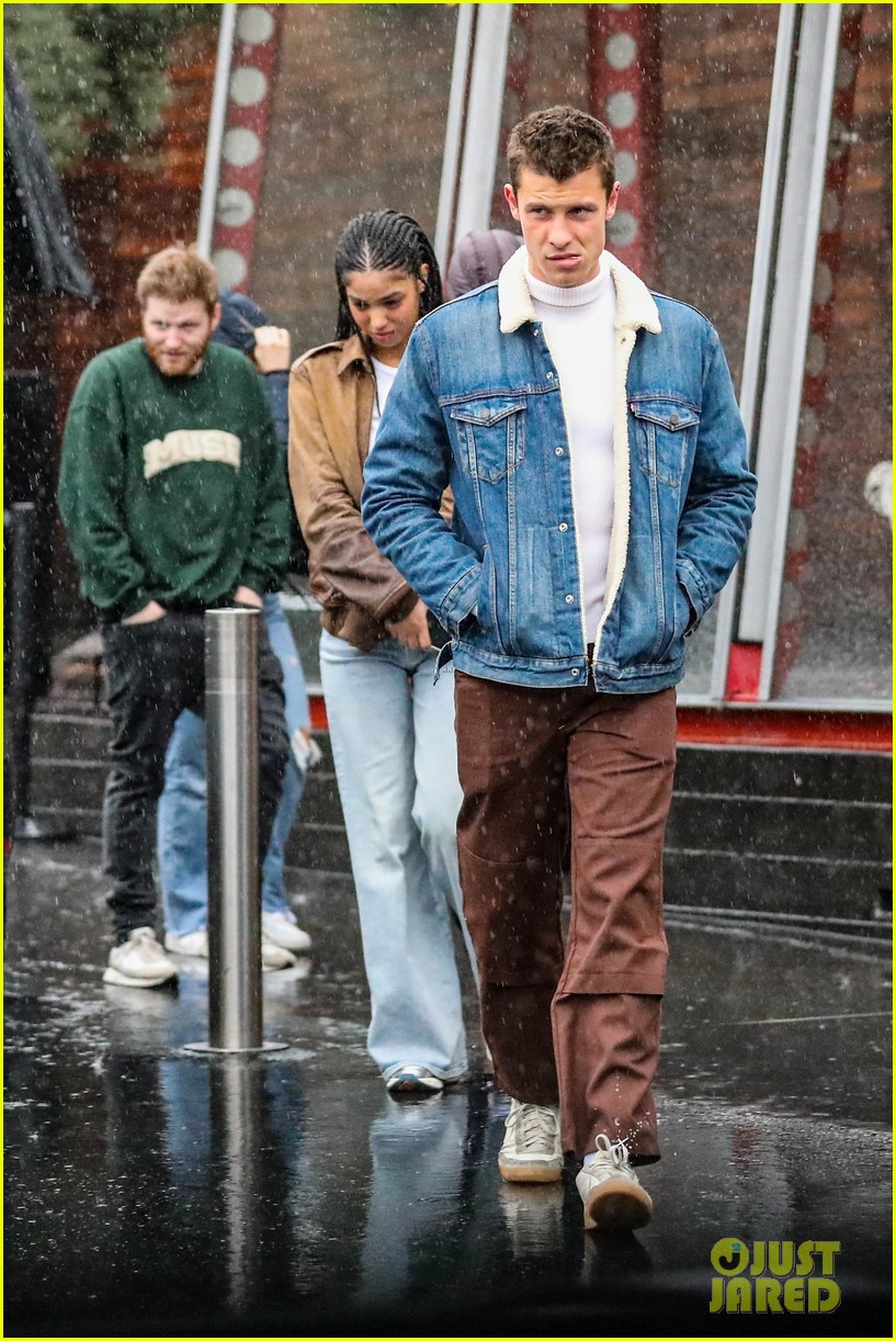 Shawn Mendes Braves Wet Weather for Fun Shopping Trip with Friends ...
