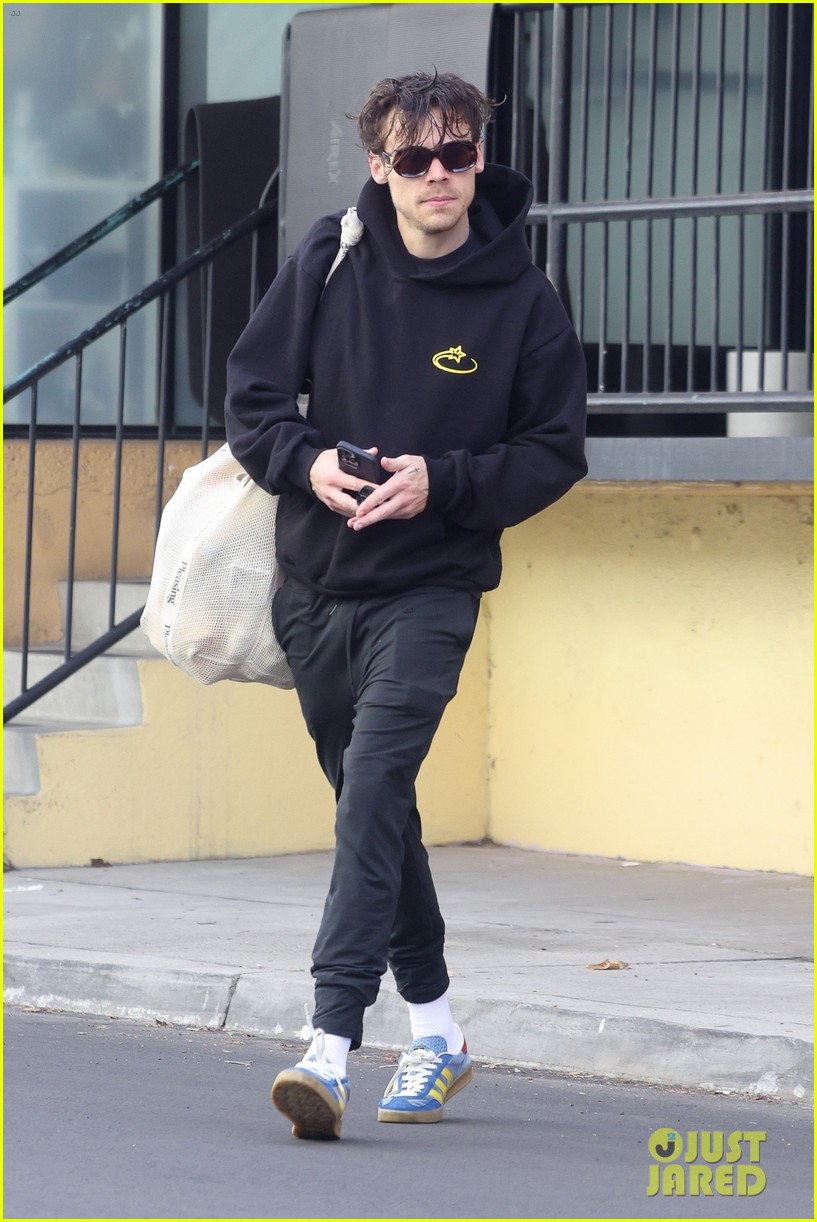 Harry Styles Spotted Leaving His Friday Workout, Hours After Olivia ...