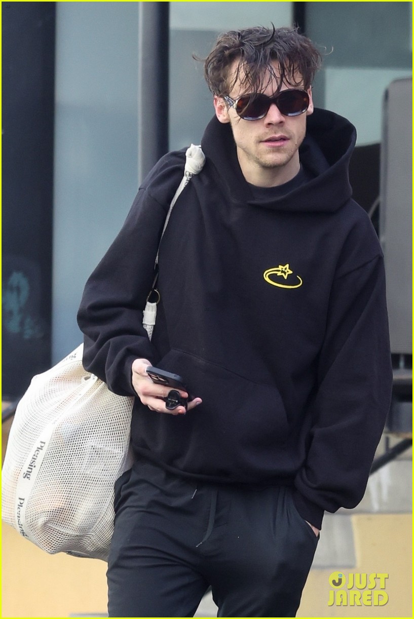 Harry Styles Spotted Leaving His Friday Workout, Hours After Olivia ...