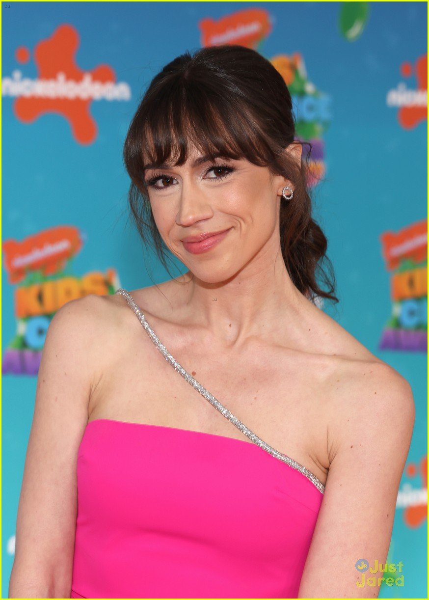 Colleen Ballinger Pulls Double Duty on Kids' Choice Awards Orange ...