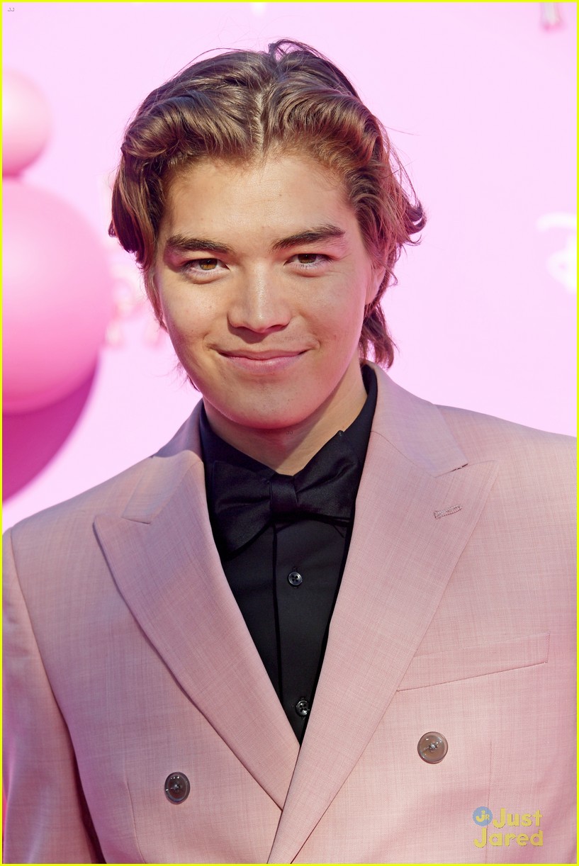 'Doogie Kamealoha, MD' Cast Support Peyton Elizabeth Lee & Milo Manheim ...