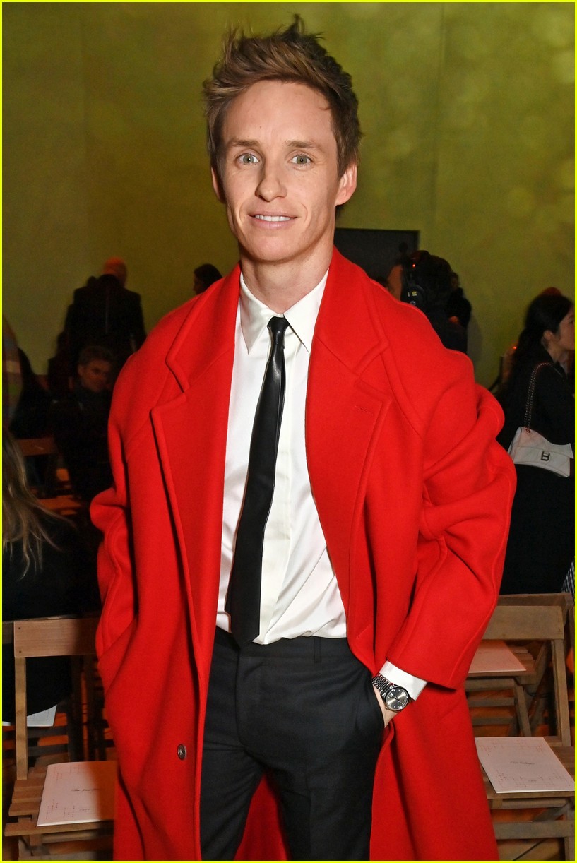 Elle Fanning, Sadie Sink & More Step Out for Alexander McQueen Fashion ...