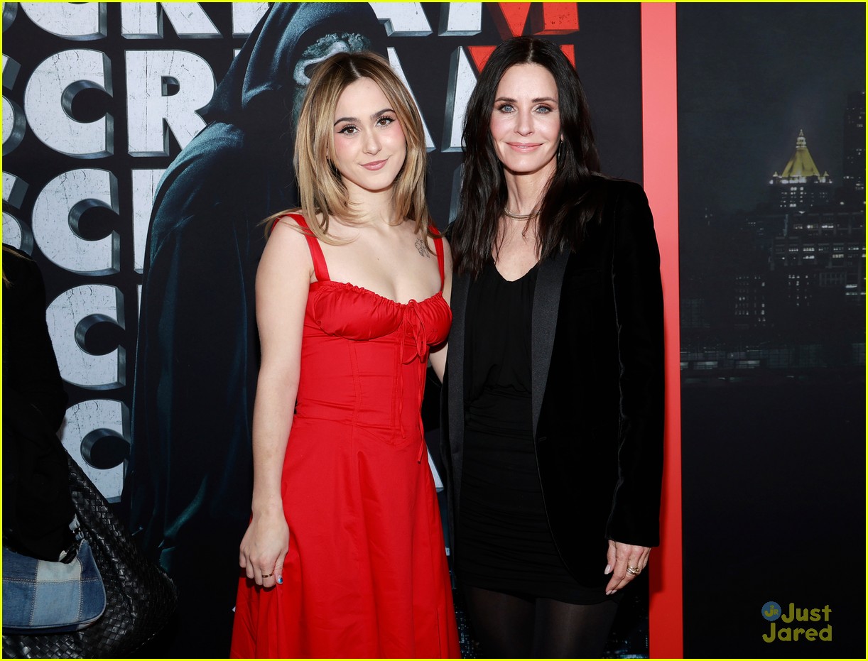 Jenna Ortega, Melissa Barrera & Jasmin Savoy Brown Premiere New Movie 'Scream VI' | Photo ...