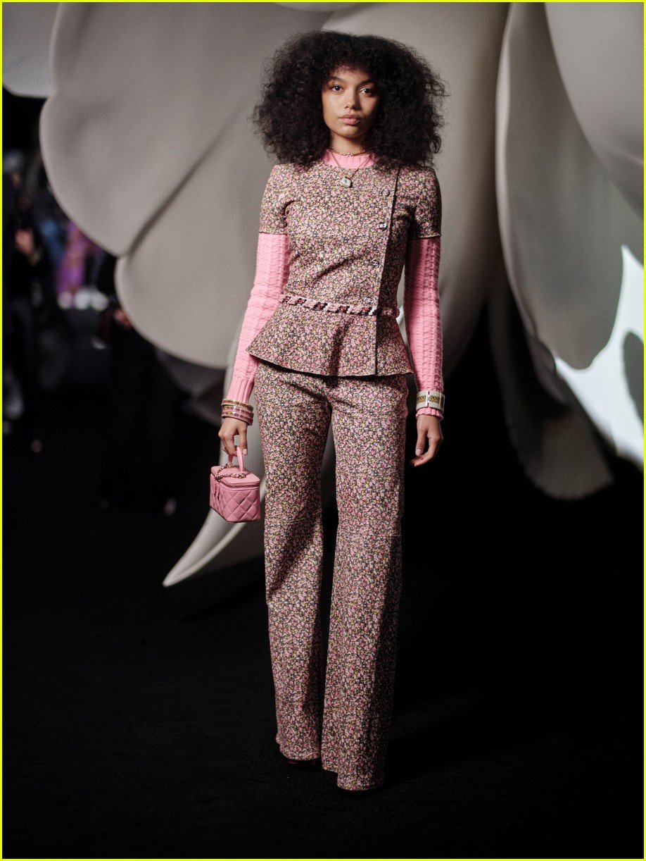 Jennie, Nico Parker & Whitney Peak Attend Chanel Fashion Show in Paris ...