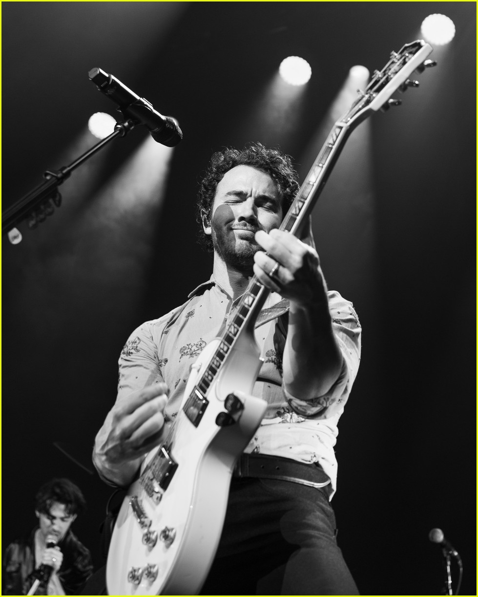 Jonas Brothers Kick Off Broadway Residency, Kevin Jonas Makes Broadway ...