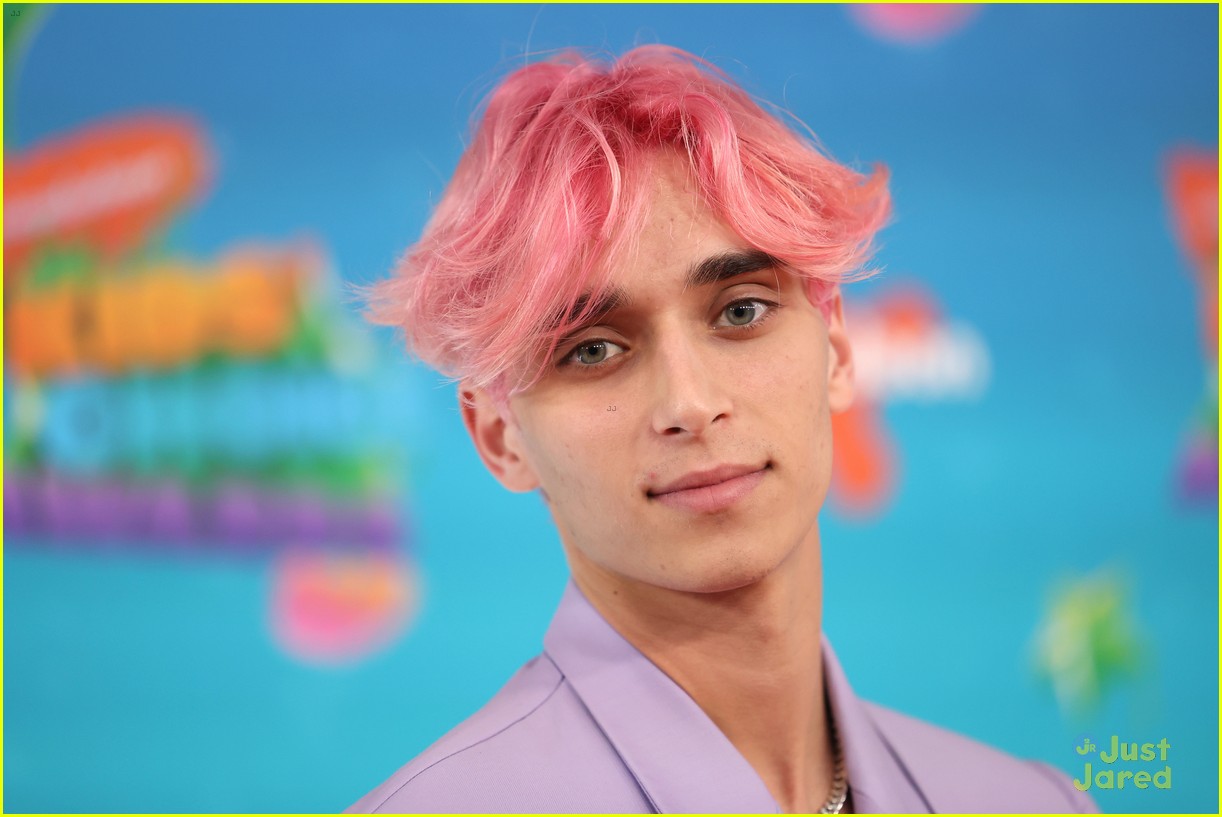 Full Sized Photo of josh richards shows off new bright pink hair at ...