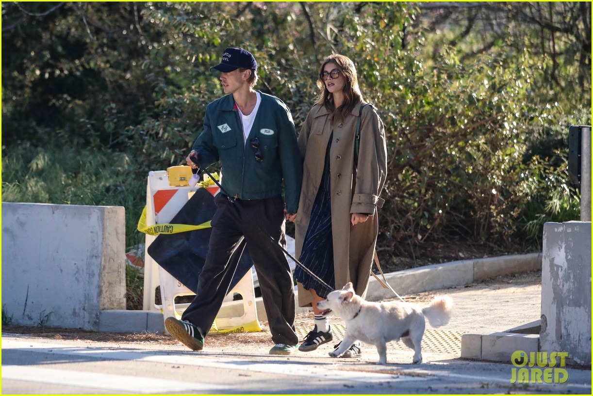 Kaia Gerber & Austin Butler Cap Off Their Low Key Weekend With a Yoga ...