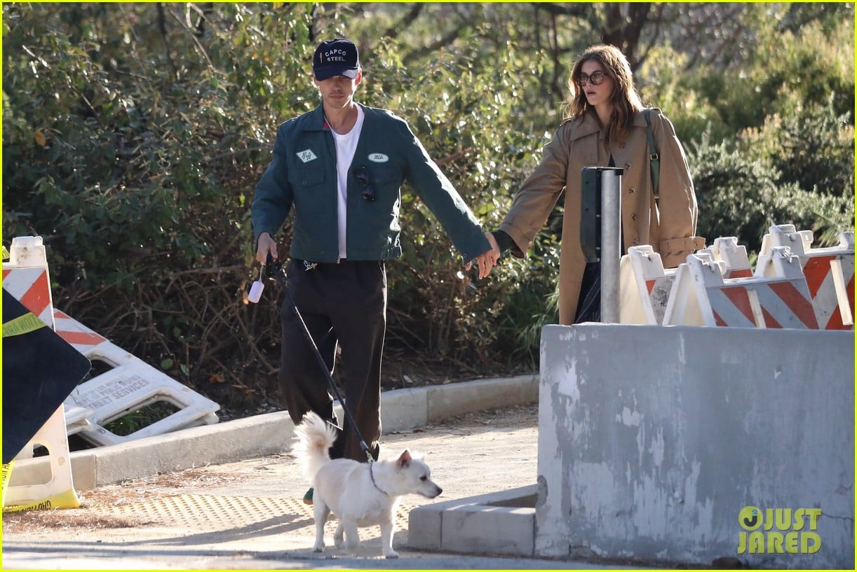 Kaia Gerber & Austin Butler Cap Off Their Low Key Weekend With a Yoga ...