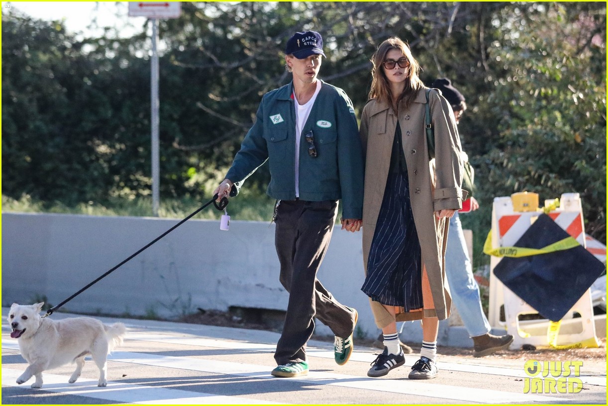 Kaia Gerber & Austin Butler Cap Off Their Low Key Weekend With a Yoga ...