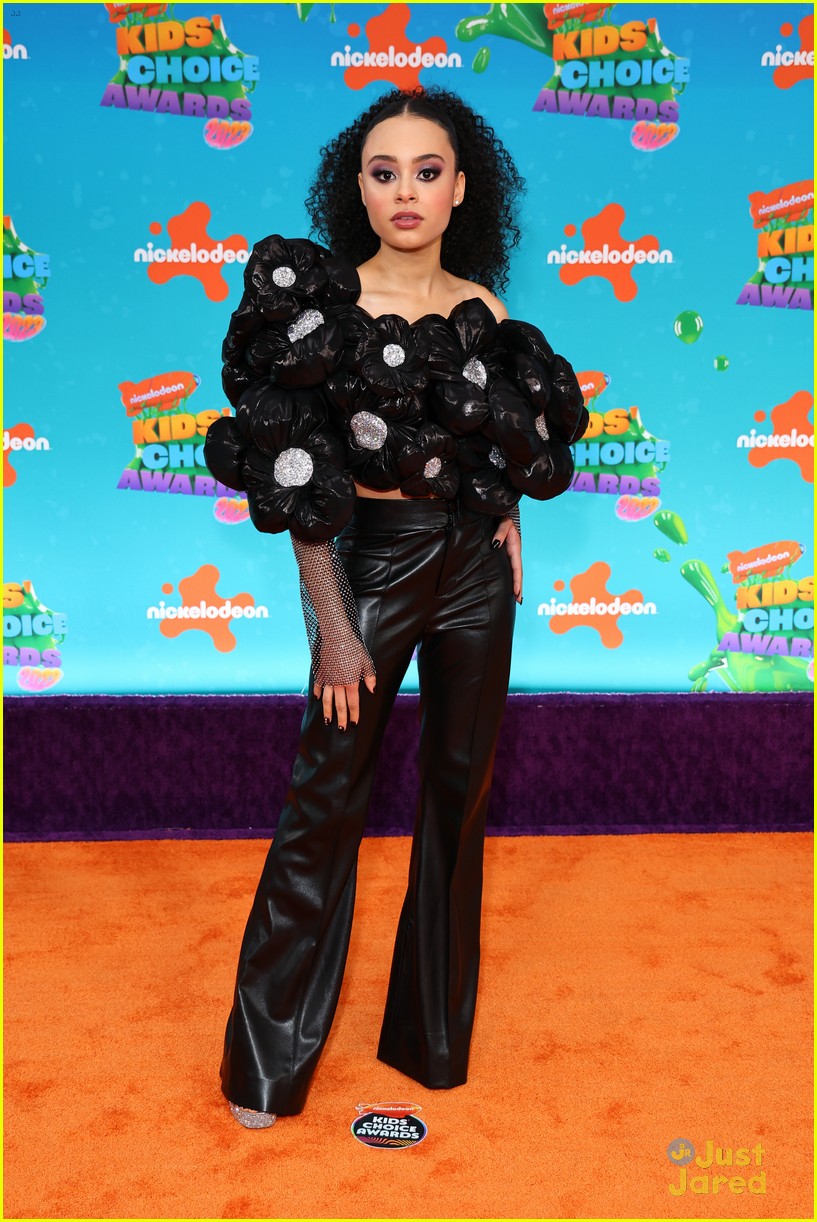 That Girl Lay Lay & Gabrielle Nevaeh Green Serve Looks at Kids' Choice ...