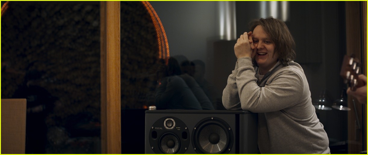 Lewis Capaldi Opens Up About Anxiety & Mental Health in 'How I'm ...