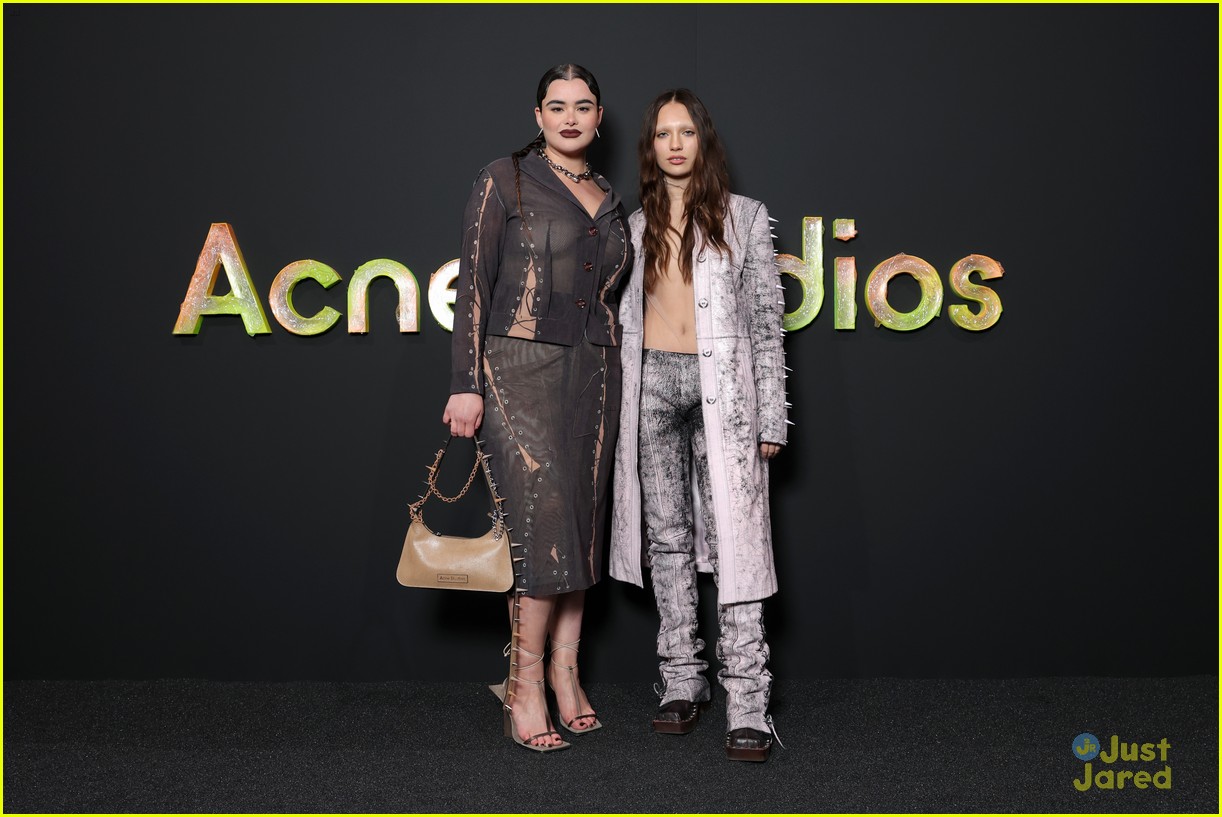 Maddie Ziegler Blocks Her Eyebrows for Acne Studios Fashion Show with ...