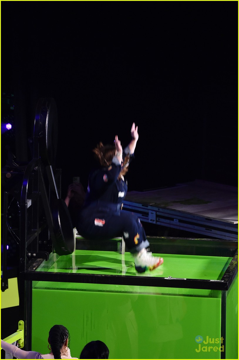 Halle Bailey & Awkwafina Dunk 'The Little Mermaid' Co-Star Melissa ...