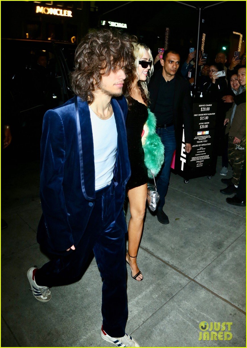 Miley Cyrus Still Going Strong with Boyfriend Maxx Morando, Celebrates ...