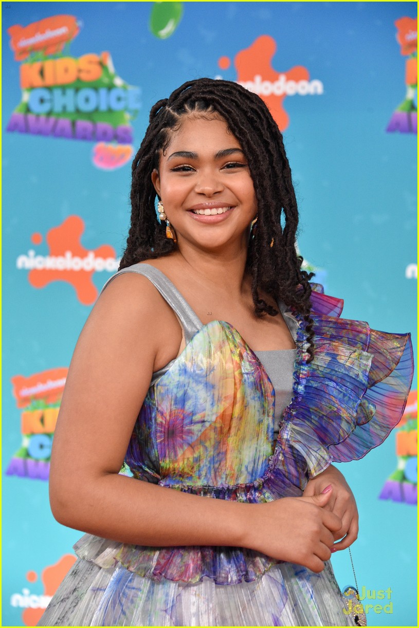 iCarly's Miranda Cosgrove, Laci Mosley & Jaidyn Triplet Step Out for Kids' Choice Awards | Photo ...