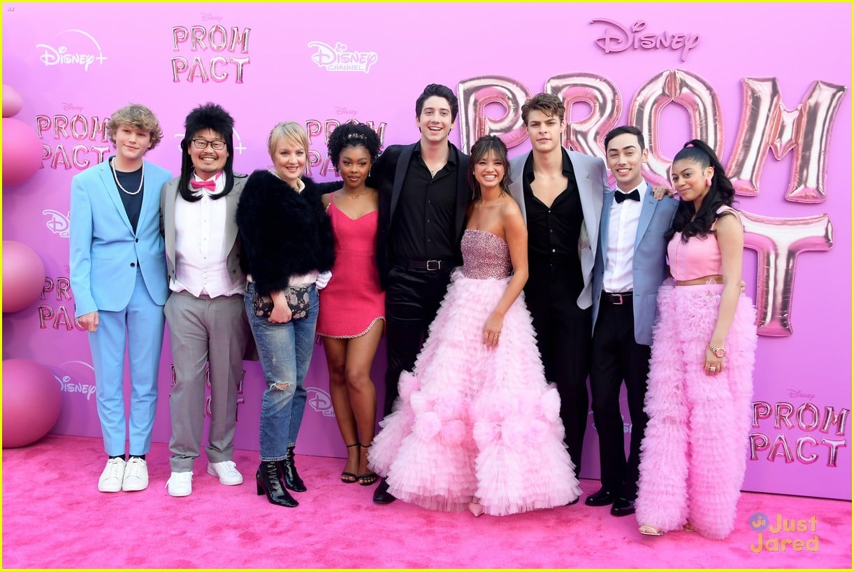 Full Sized Photo of peyton elizabeth lee milo manheim blake draper ...