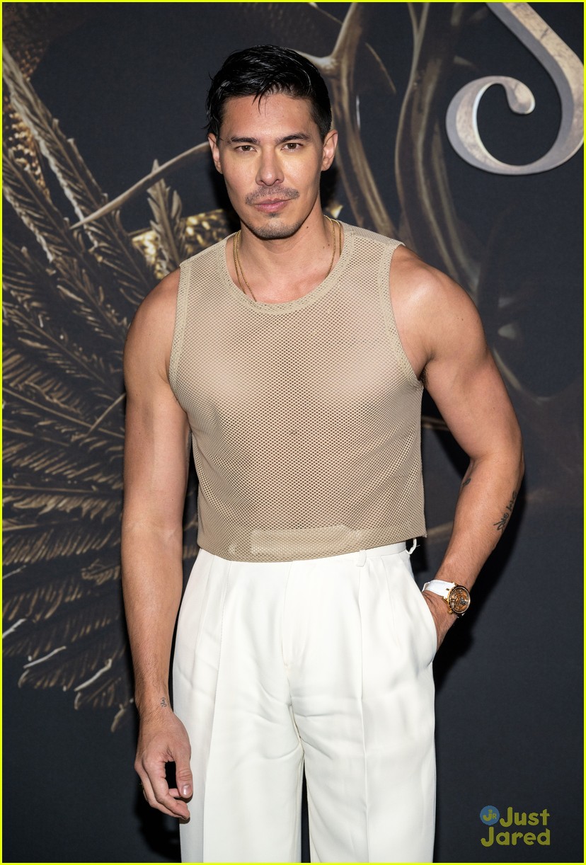 Jessie Mei Li, Ben Barnes & Kit Young Premiere 'Shadow & Bone' Season 2 | Photo 1371210 - Photo ...