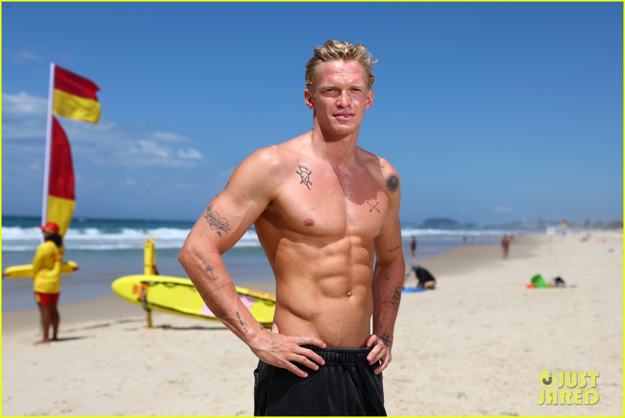 Cody Simpson Looks Ripped in New Shirtless Beach Photos! | Photo 1372033 - Photo Gallery | Just ...