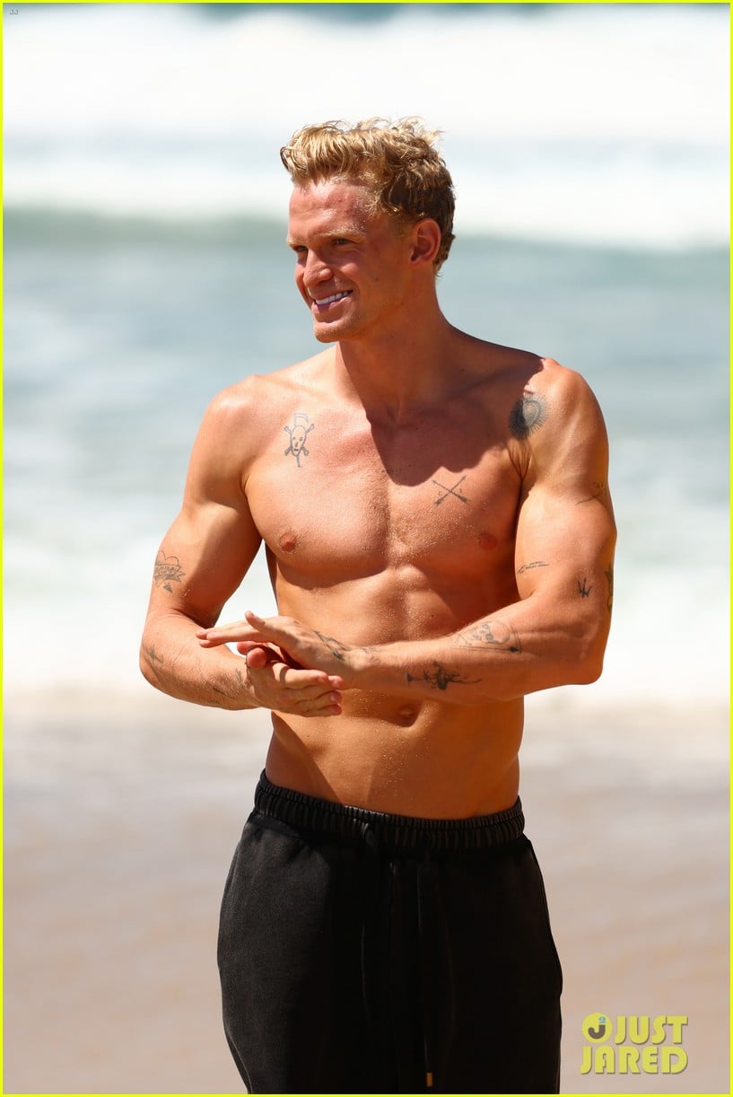 Full Sized Photo of cody simpson shirtless beach cleanup 15 | Cody ...