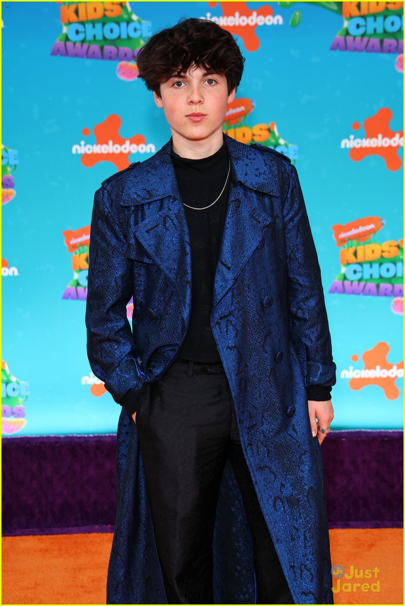 Full Sized Photo of seth rogen reveals young cast of new teenage mutant ...