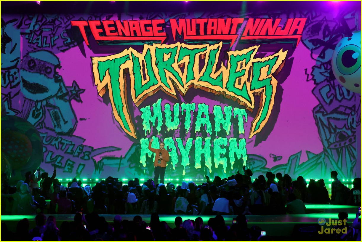 Full Sized Photo of seth rogen reveals young cast of new teenage mutant ...