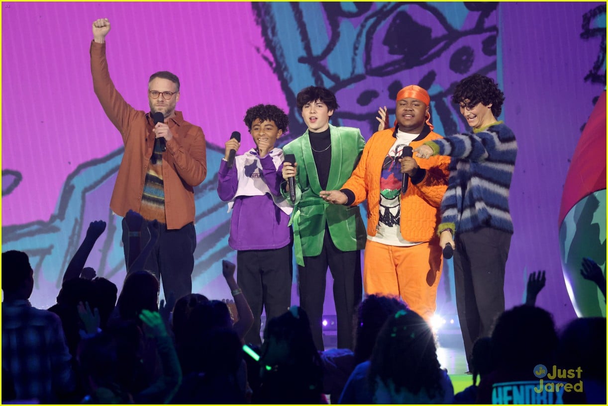 Full Sized Photo of seth rogen reveals young cast of new teenage mutant ...