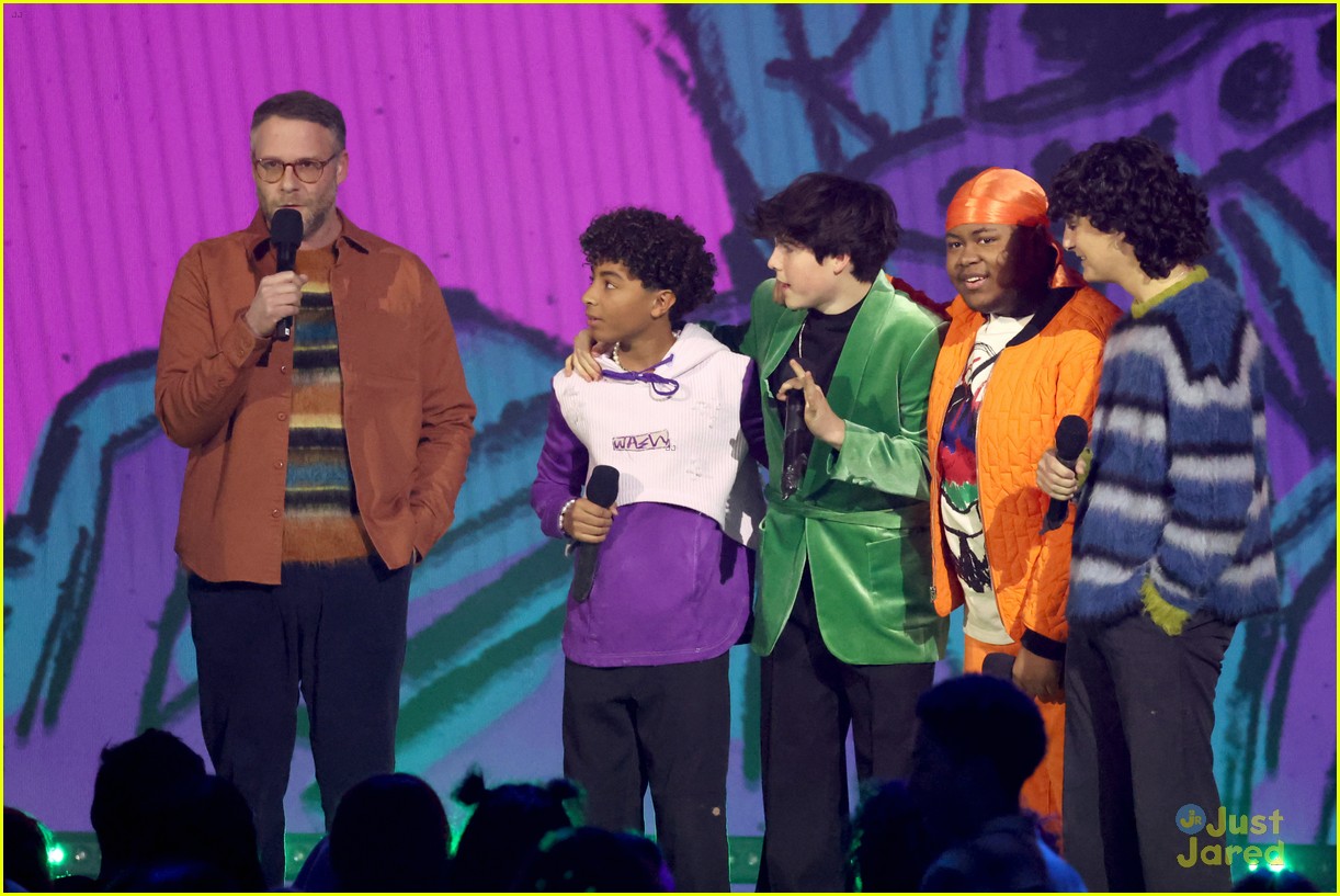 Seth Rogen Reveals Teen Cast of New 'Teenage Mutant Ninja Turtles ...