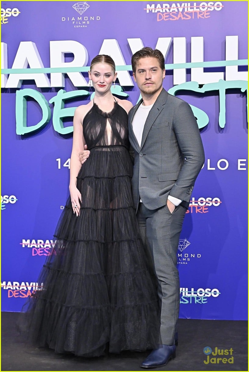 Virginia Gardner Dylan Sprouse Premiere Beautiful Disaster In