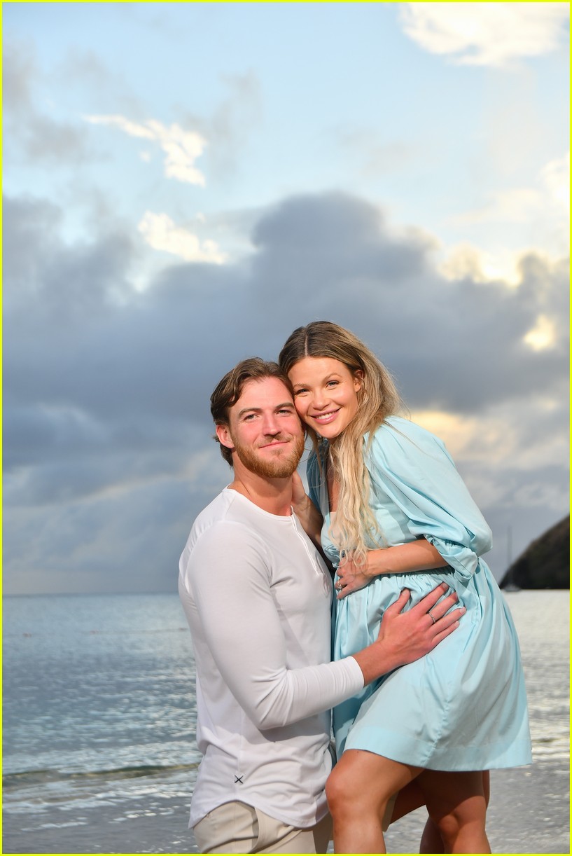 'DWTS' Pro Witney Carson Celebrates Babymoon with Hubby Carson ...
