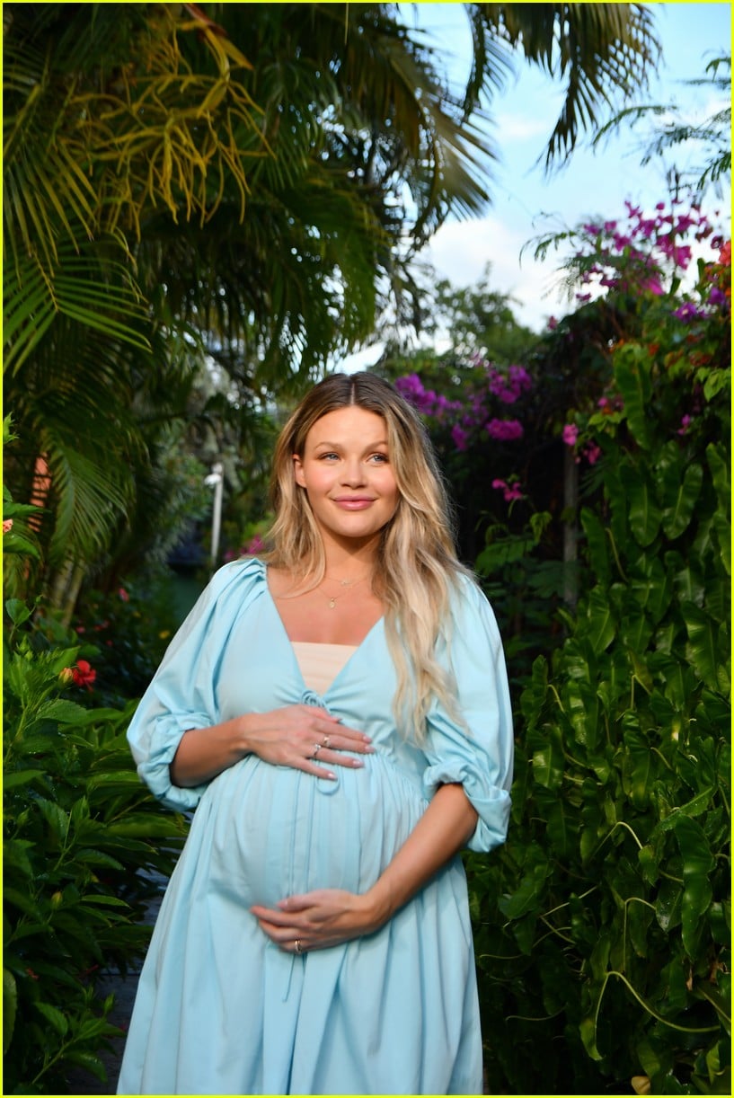 'DWTS' Pro Witney Carson Celebrates Babymoon with Hubby Carson ...