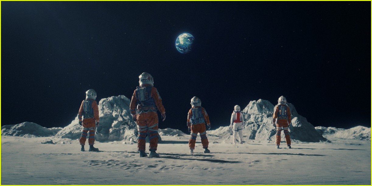 Isaiah Russell-Bailey, Mckenna Grace & More Live on the Moon in 'Crater ...