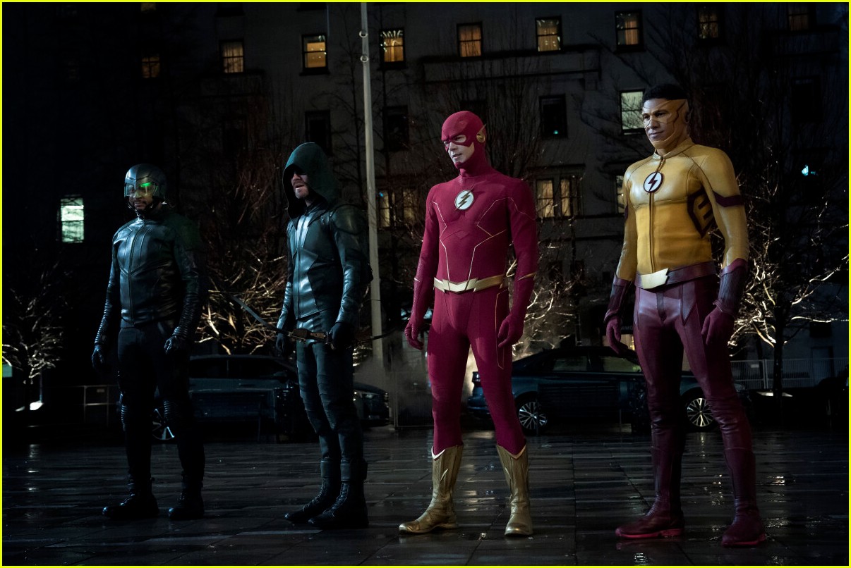 First Look at Stephen Amell, Keiynan Lonsdale, David Ramsey & More Back on 'The Flash' - Watch ...