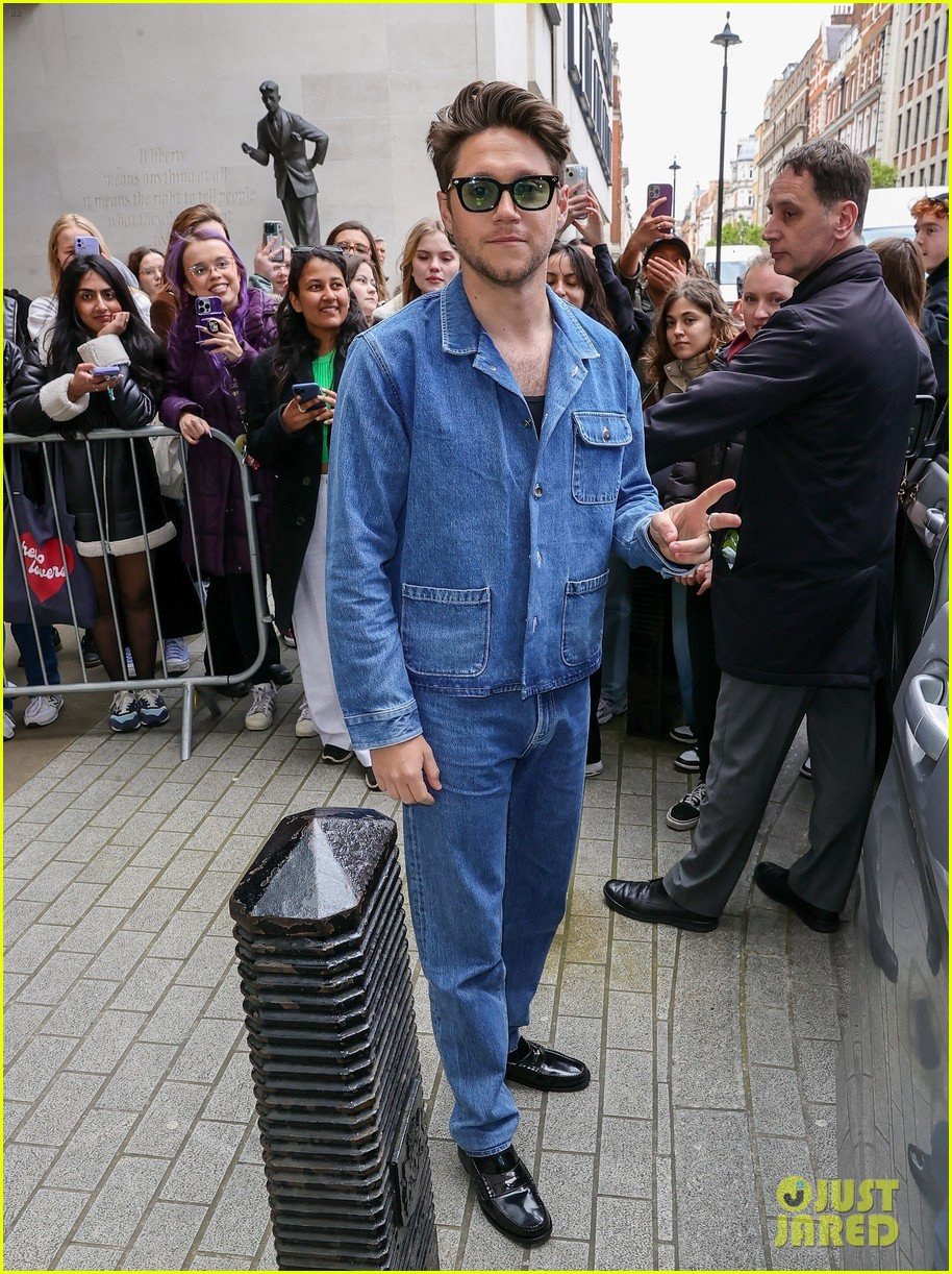 Niall Horan Rocks Double Denim & Accepts Flowers From a Fan Ahead of ...