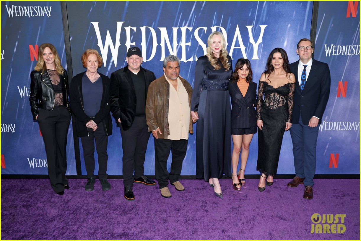 Jenna Ortega Links Up With 'Wednesday' Co-Stars Catherine Zeta-Jones ...