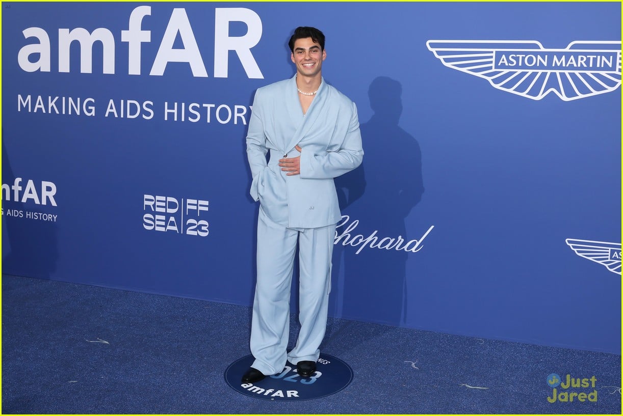 Teen Wolf's Tyler Hoechlin & Ian Bohen Join Many Celebs at amfAR Gala ...