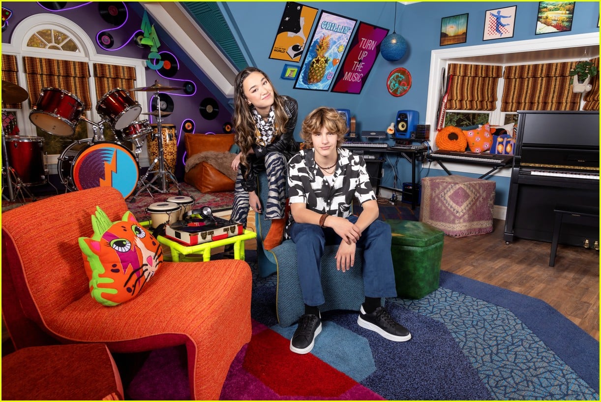 Who Plays Erin on Nickelodeon's 'Erin & Aaron'? Meet Ava Ro! (Exclusive ...
